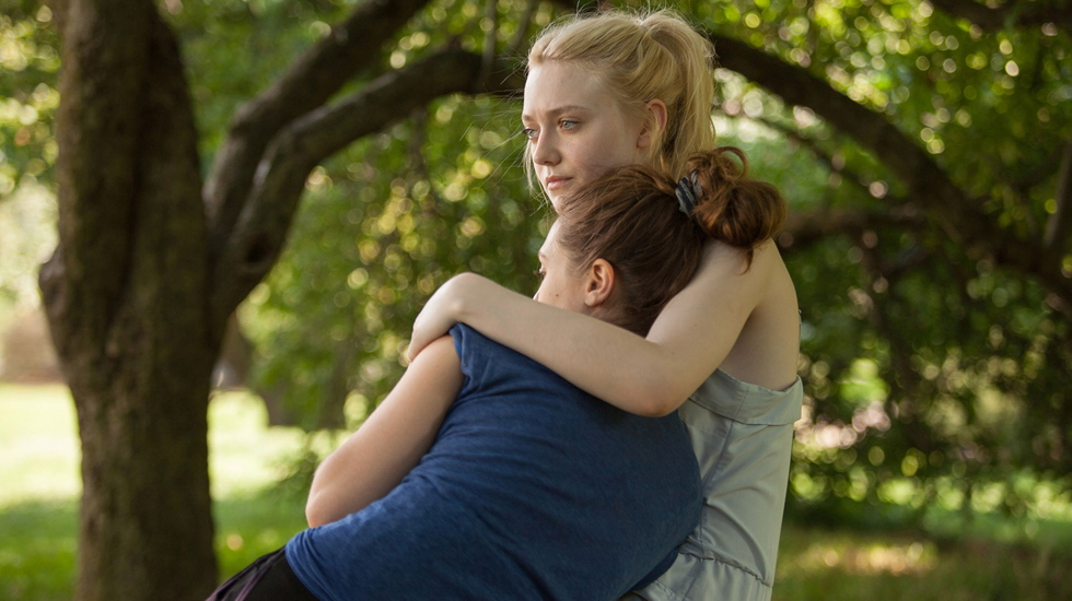 Watch Dakota Fanning and Elizabeth Olsen in the ‘Very Good Girls ...